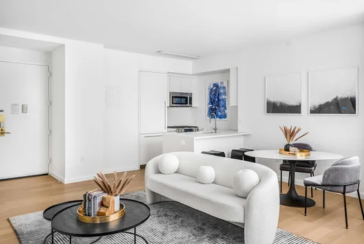 One Union Square South Luxury Rental Apartments in Union Square, New ...